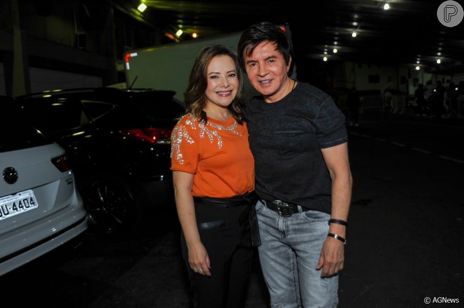 Mãe de Sandy explana beleza em foto e assusta web com aparência jovial ...