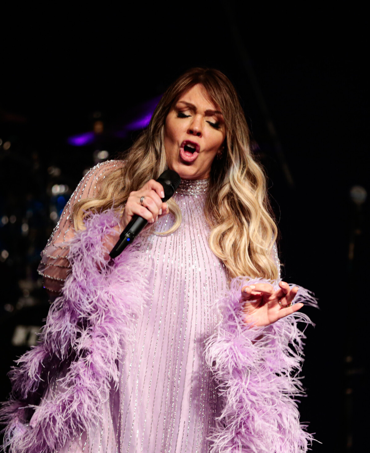 Foto: Simony fez seu primeiro show após vencer o câncer - Purepeople
