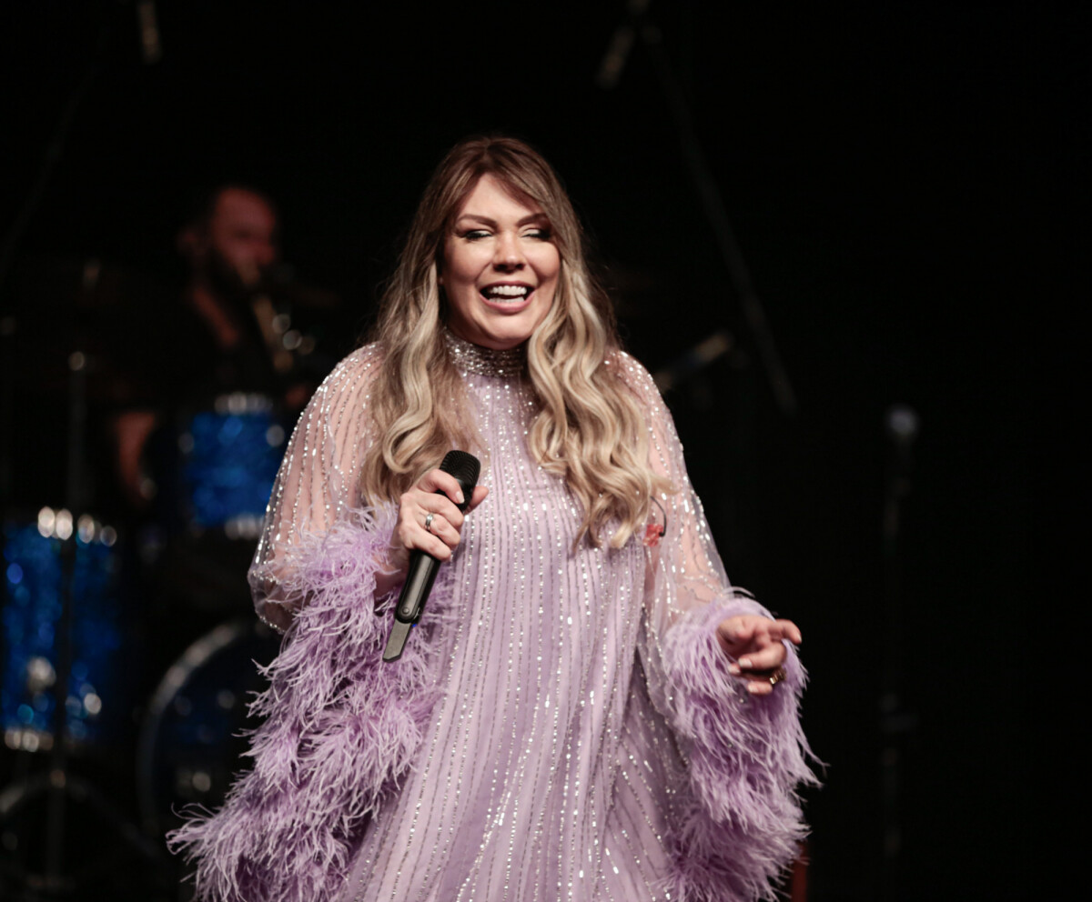 Foto: Simony interpretou sucessos de sua carreira e músicas de outros ...