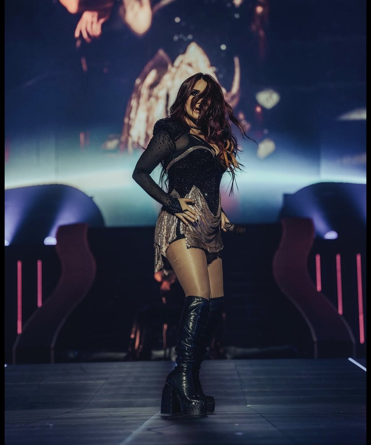 Foto: Dulce Maria voltou com tudo com seu estilo rock and roll para o ...