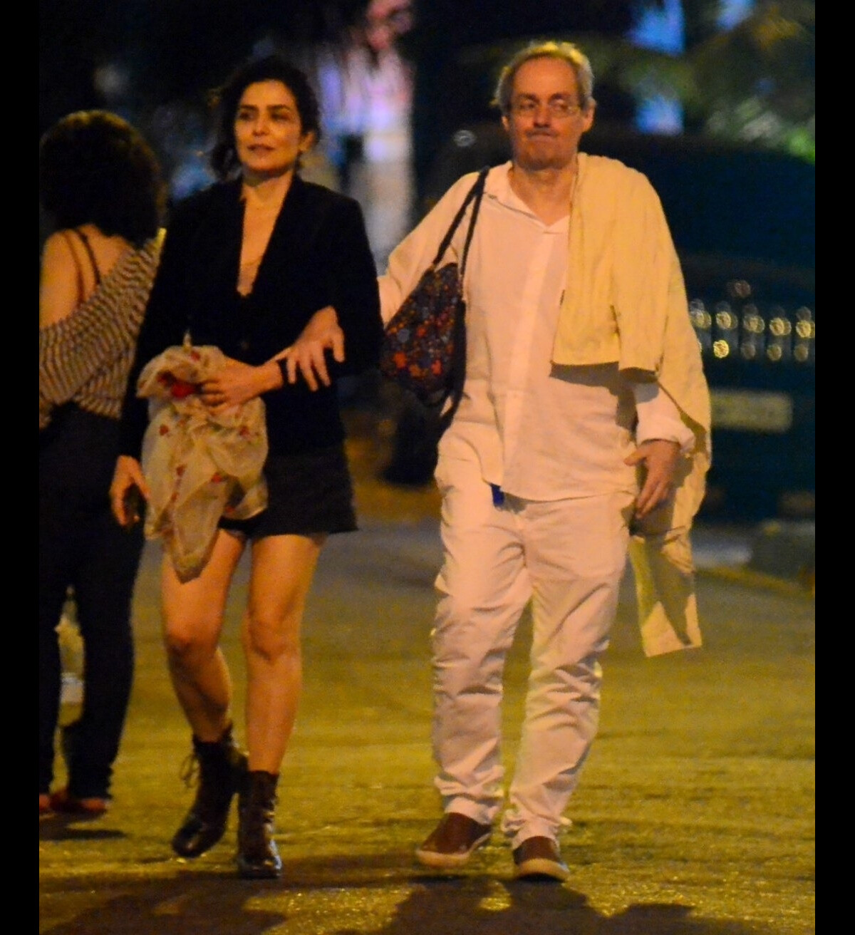 Foto: Letícia Sabatella e Daniel Dantas assumiram o namoro em 2019 - Purepeople