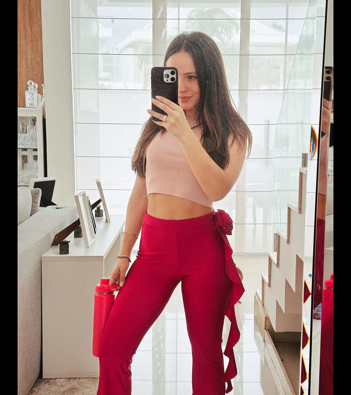 Foto: Larissa Manoela ganhou muitos elogios dos fãs, tanto pela sua boa forma quanto pela beleza ...