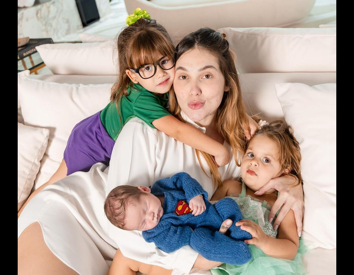 Foto: Maria Flor é a filha do meio de Virgínia - Purepeople