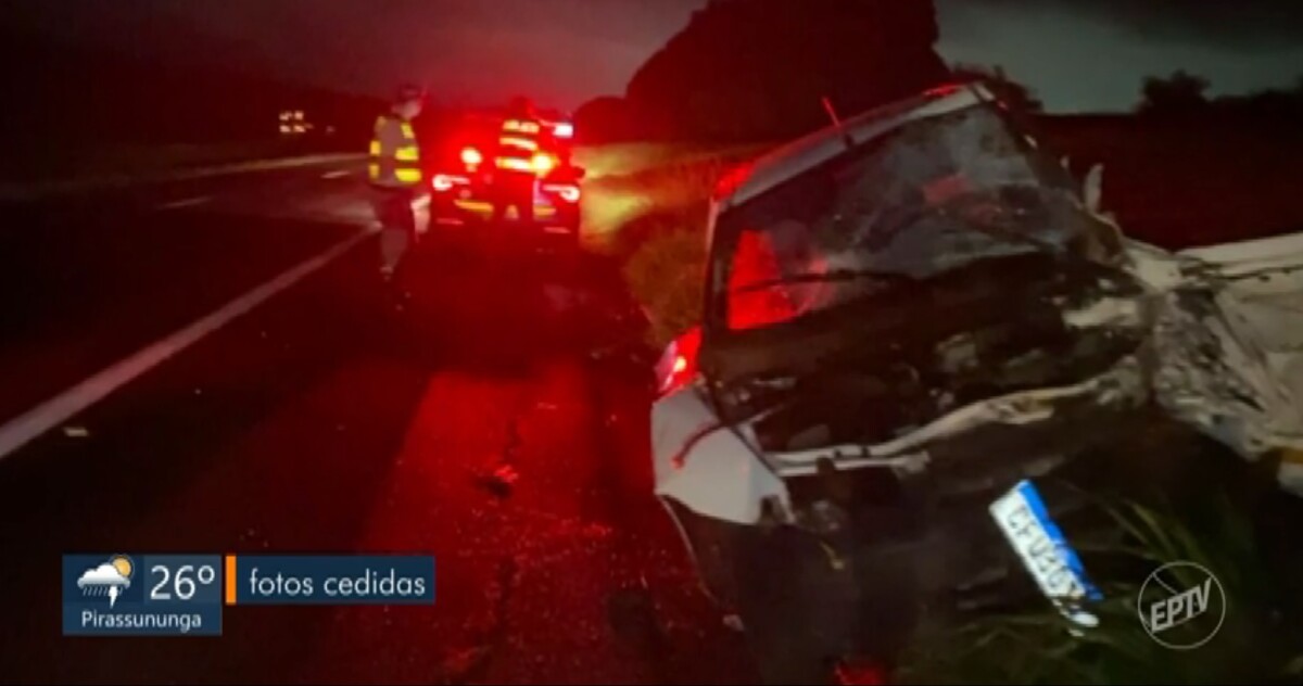 Foto: Carro do cantor Cauê Felici foi atingido por outro veículo que invadiu a pista na ...