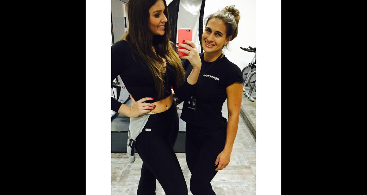 Foto: Ao lado da personal Patrícia Bardella, ela intercala exercícios ...