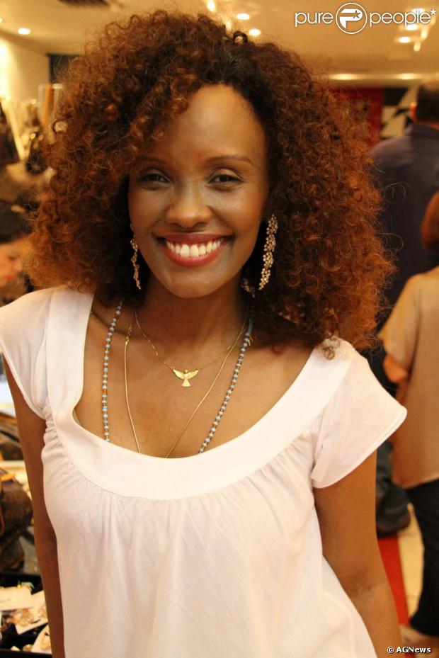 Isabel Fillardis, de 40 anos, sobre gravidez do terceiro filho: 'Ainda ...