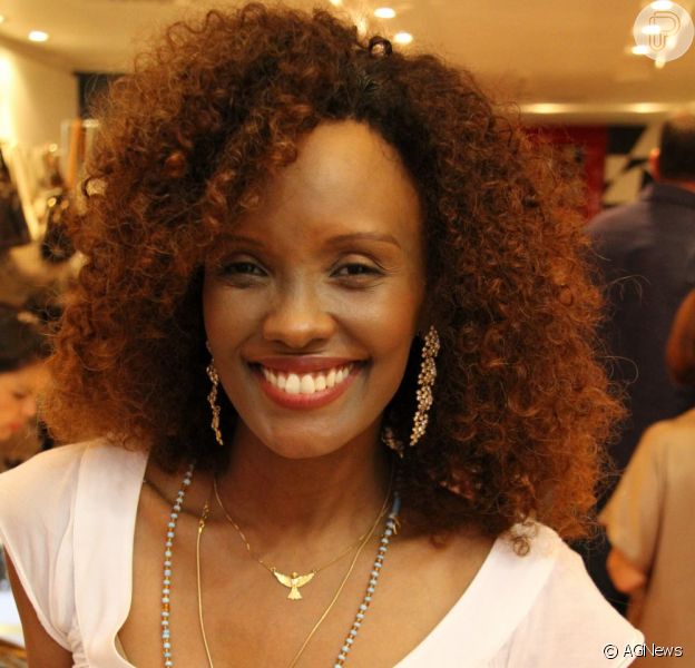 Isabel Fillardis, de 40 anos, sobre gravidez do terceiro filho: 'Ainda ...