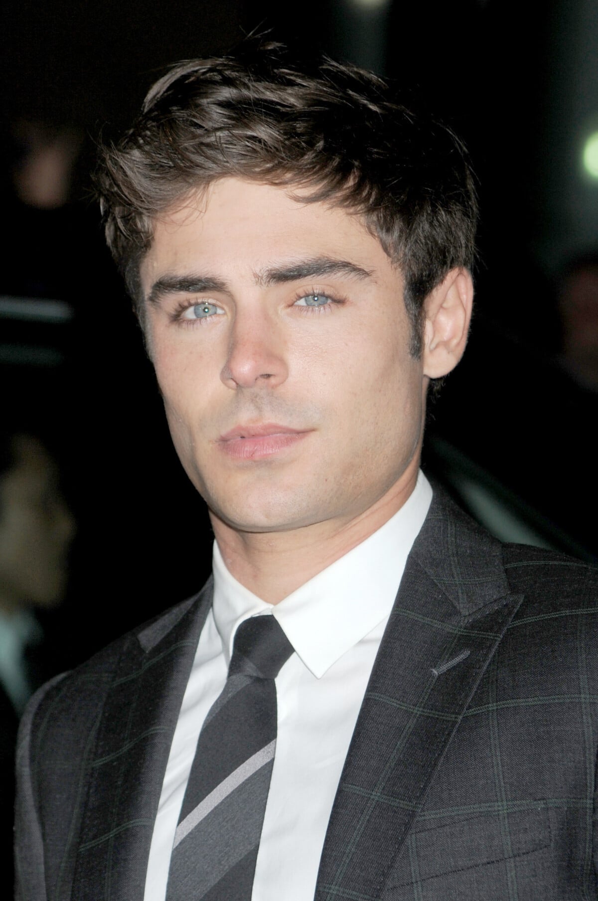 Foto: Zac Efron deixou a clínica de reabilitação após cinco meses de ...