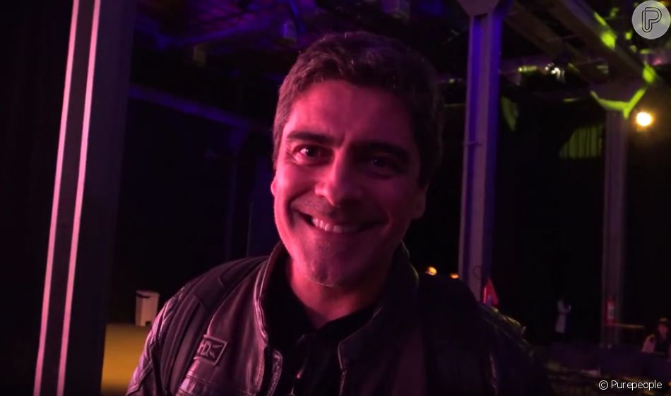 Junno Andrade viu Xuxa desfilar pela primeira. O cantor acompanhou ...