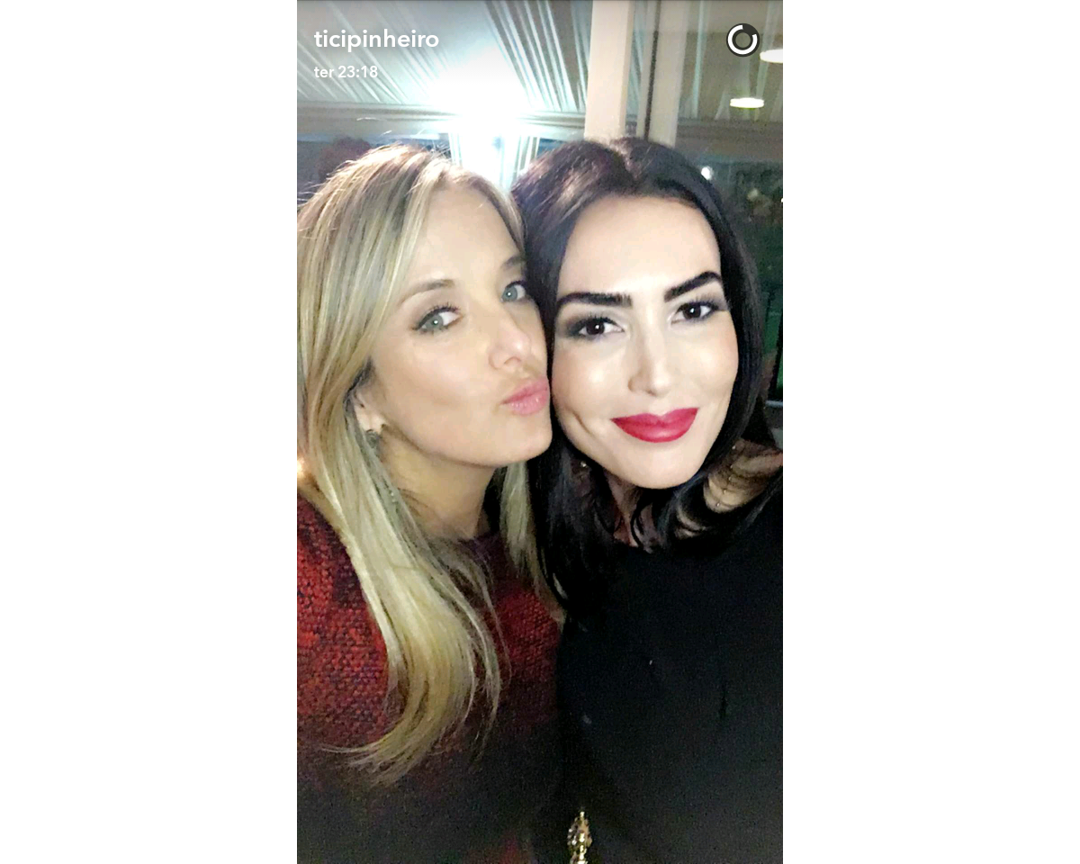 Foto: 'Niver da nossa amiga linda que amamos muito! Desejo todo amor ... Foto: 'Niver da nossa amiga linda que amamos muito! Desejo todo amor ...
