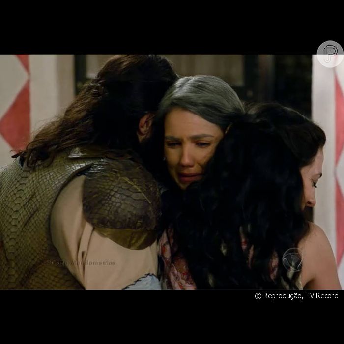 Adira (Rayana Carvalho) reviu os filhos após mais de 40 anos, no último ...