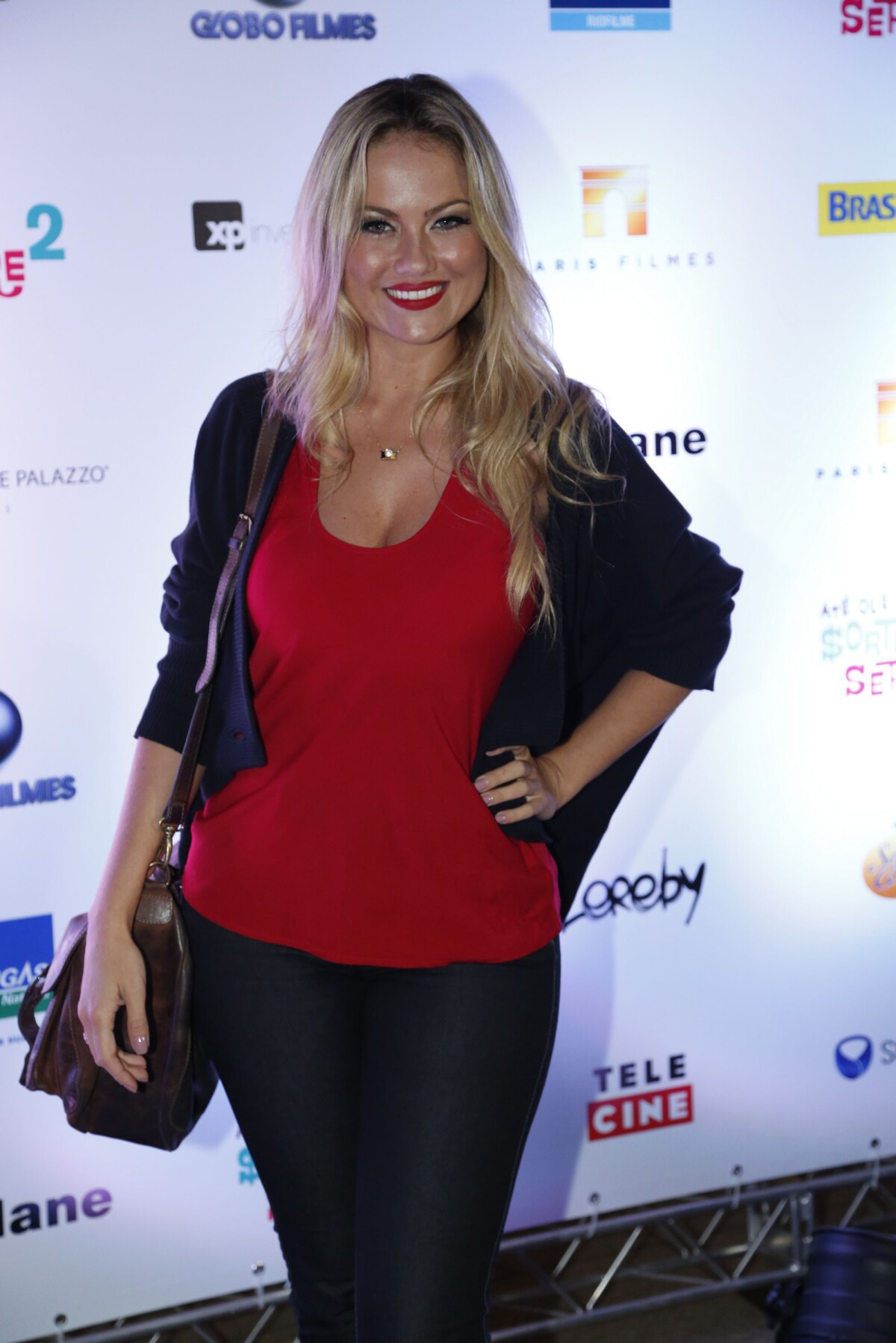 Foto: Ellen Rocche ficará na TV Globo por mais dois anos, em 17 de ...