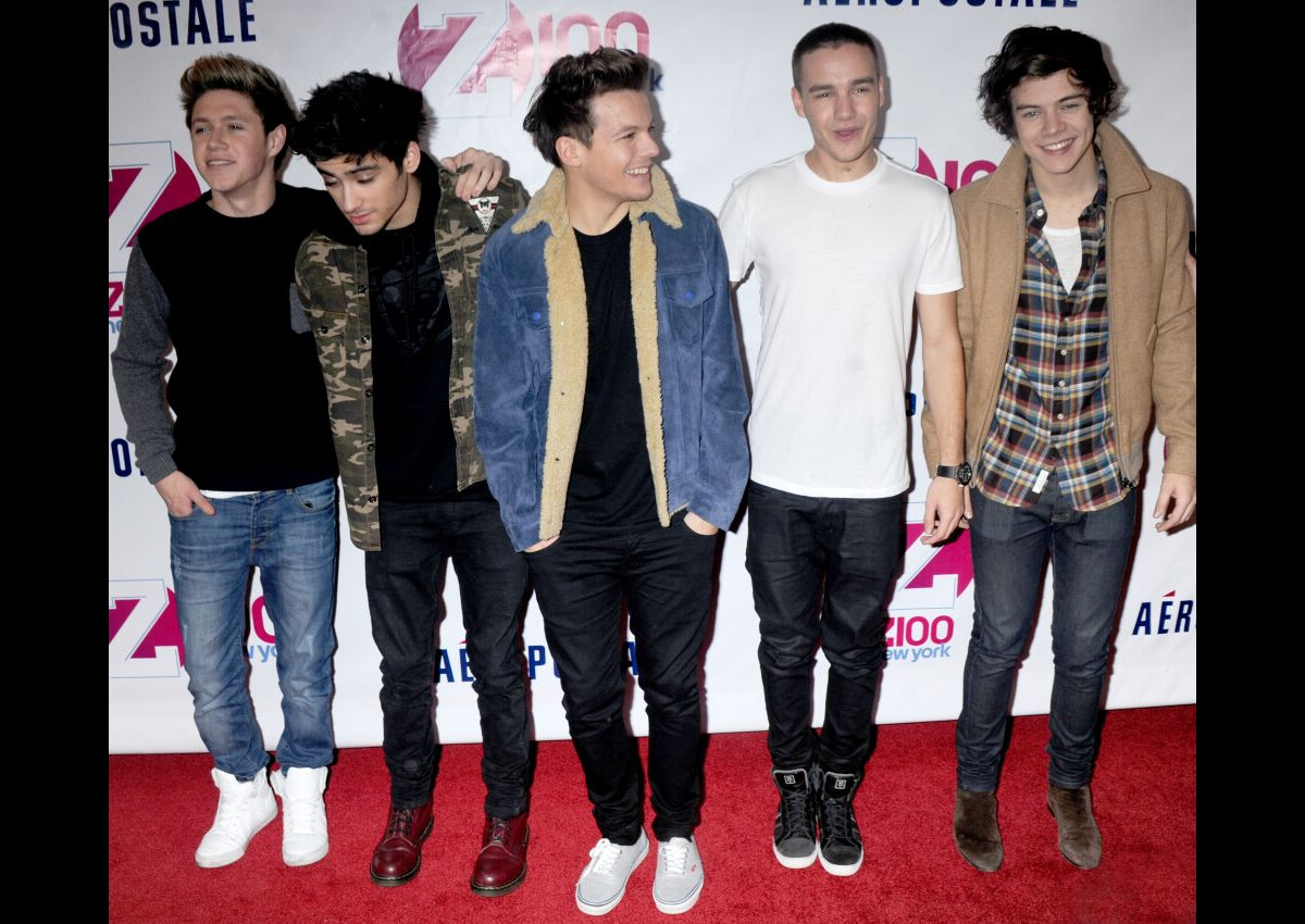 Foto: Os integrantes do One Direction posam juntos em dezembro de 2012 ...