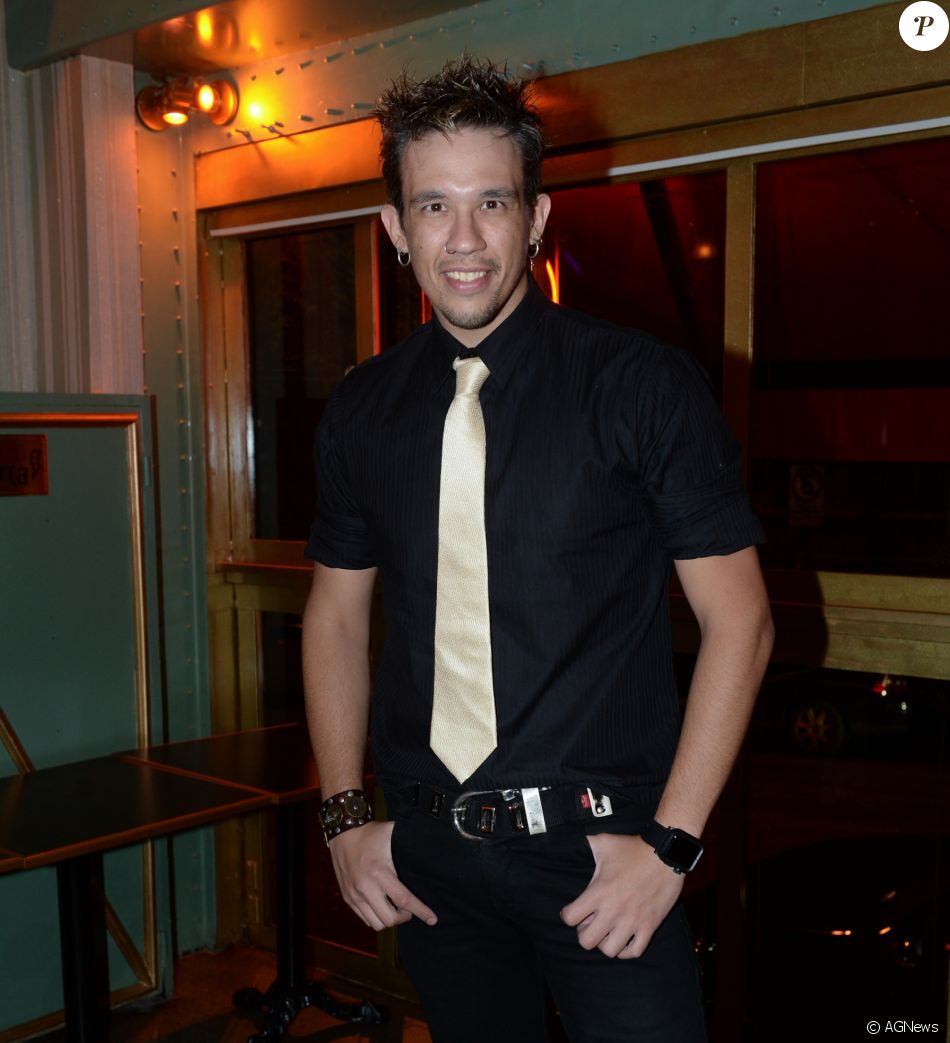 Kiko, do grupo KLB, mostrou Francine Pantelão ao fazer uma live no ...