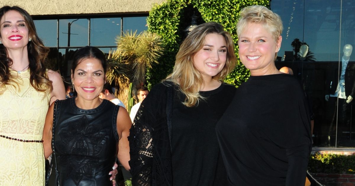 Xuxa Meneghel conversou com a filha, Sasha, antes de desfilar no ...