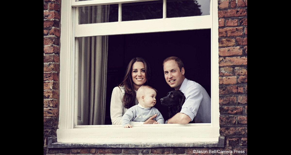 Foto: George Alexander Louis aparece, aos seis meses, ao lado dos pais ...