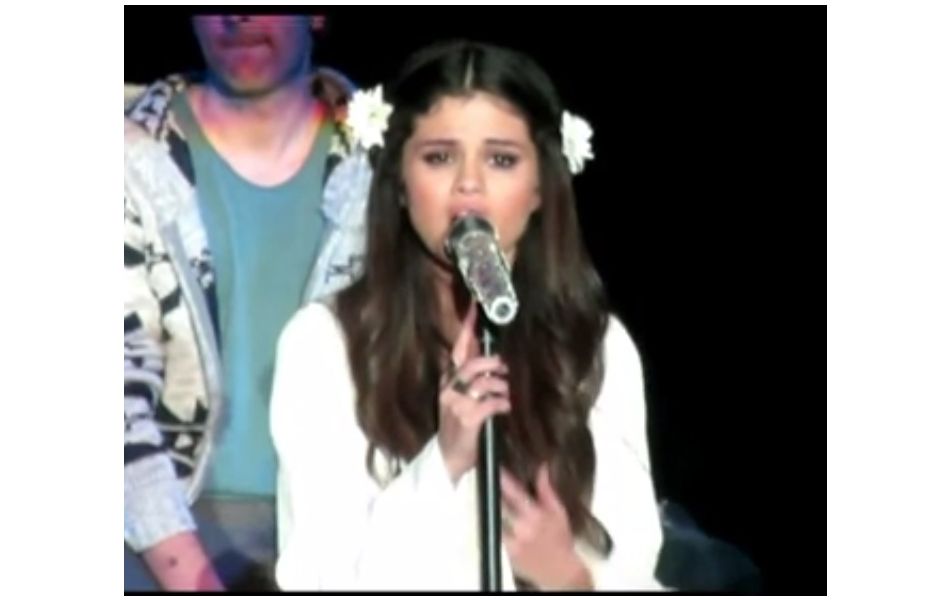 Selena Gomez canta 'Cry me a River' em show: recado para Justin Bieber ...