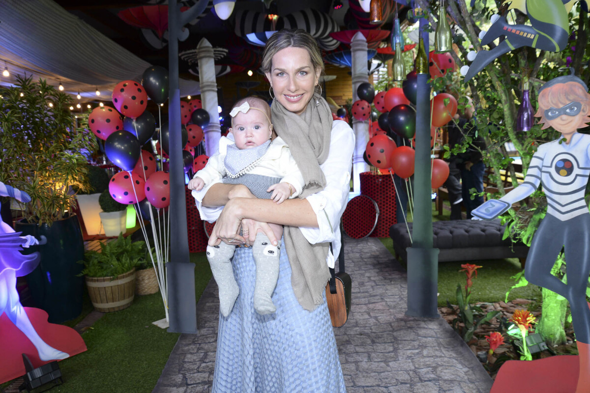 Foto: A modelo e apresentadora Mariana Weickert deu à luz Theresa em ...