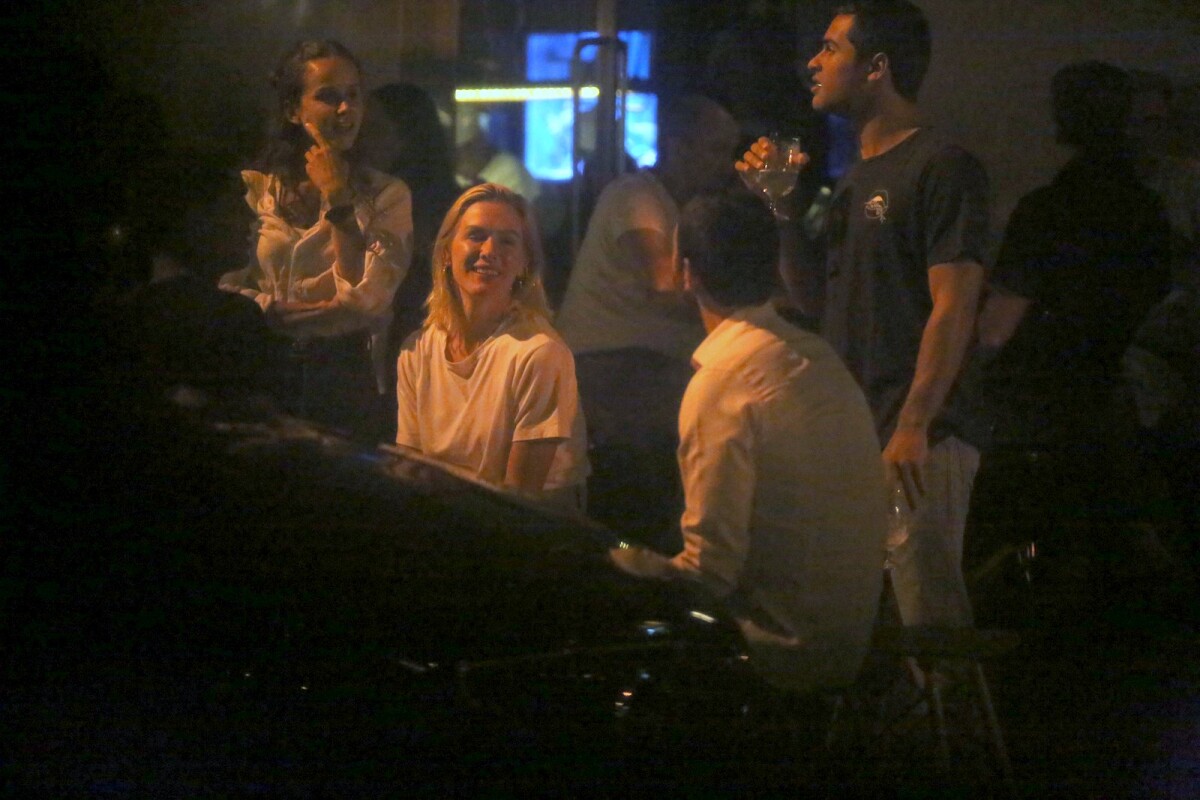 Foto: Fiorella Mattheis e namorado, Roberto Marinho Neto, curtem ...