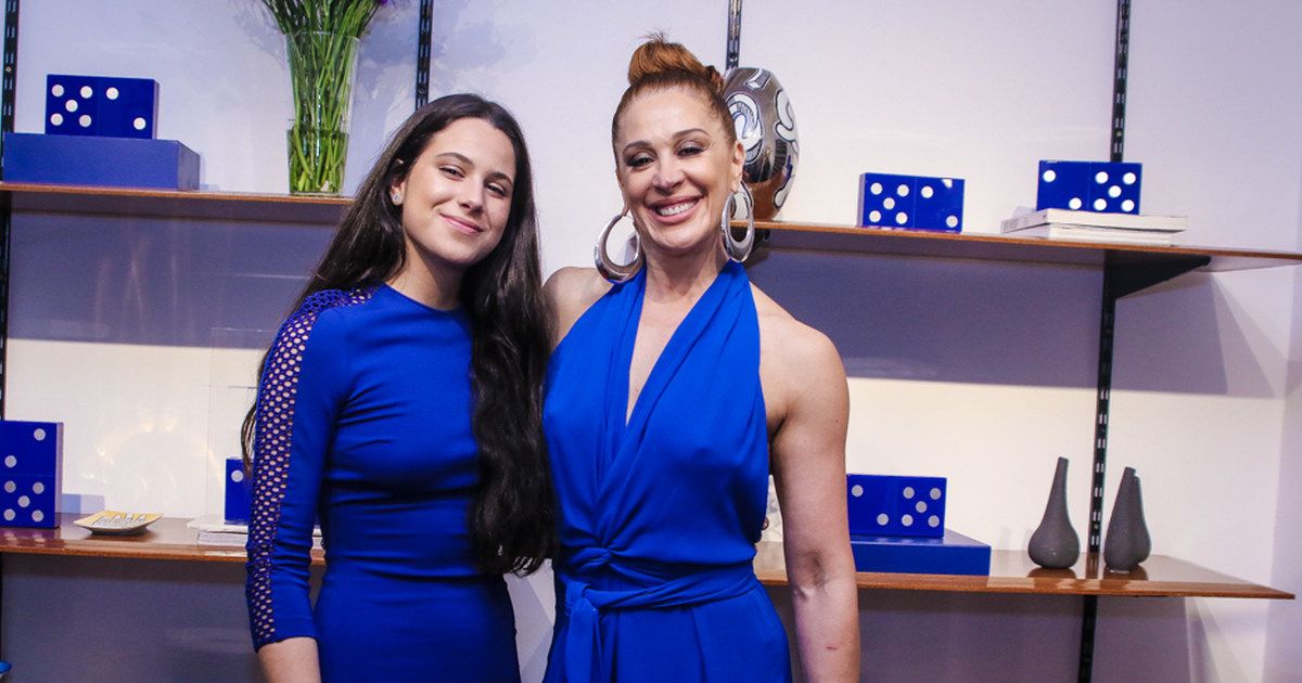 Claudia Raia homenageou a filha, Sophia Raia, que completa 16 anos ...