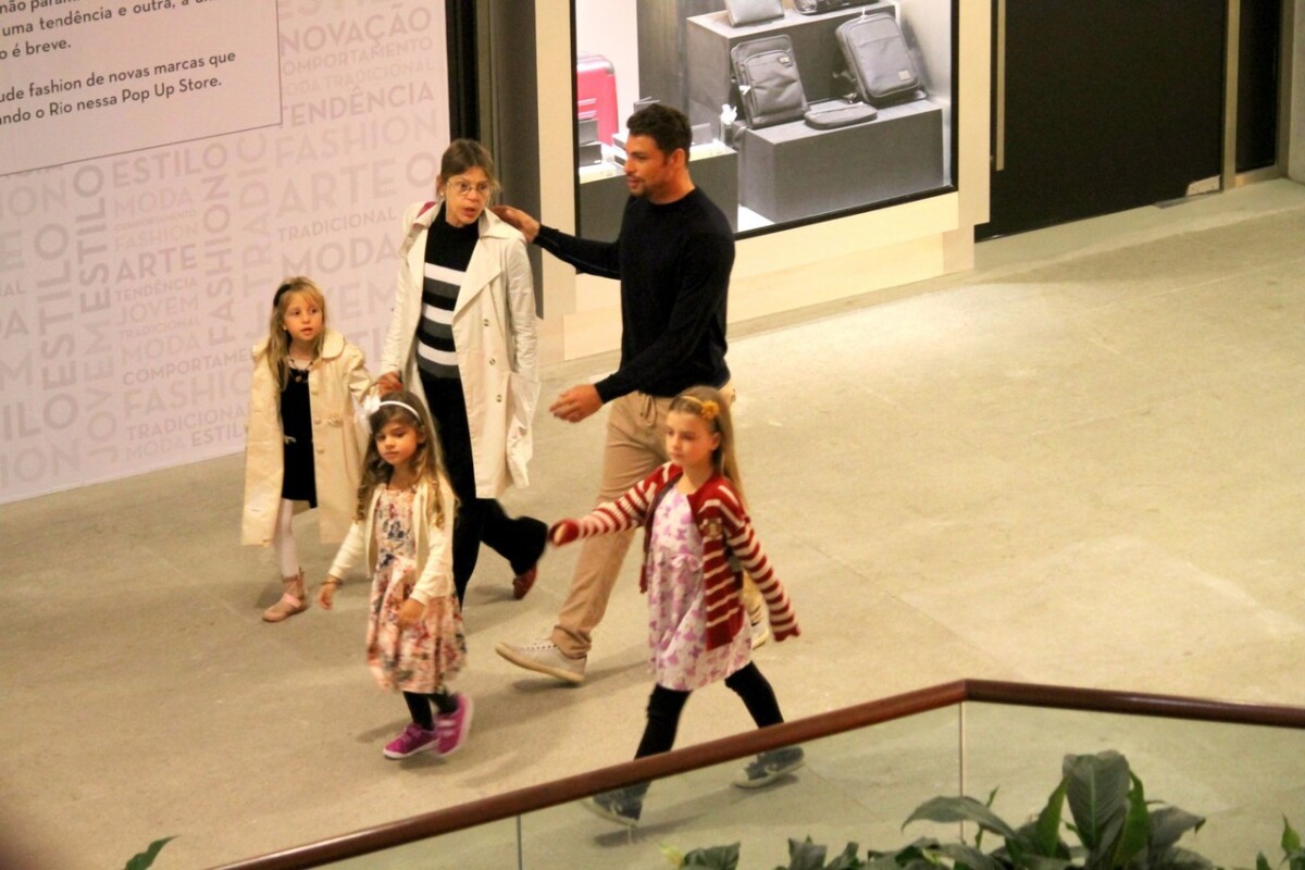 Foto: Mãe de Cauã Reymond foi vítima de um câncer no ovário - Purepeople