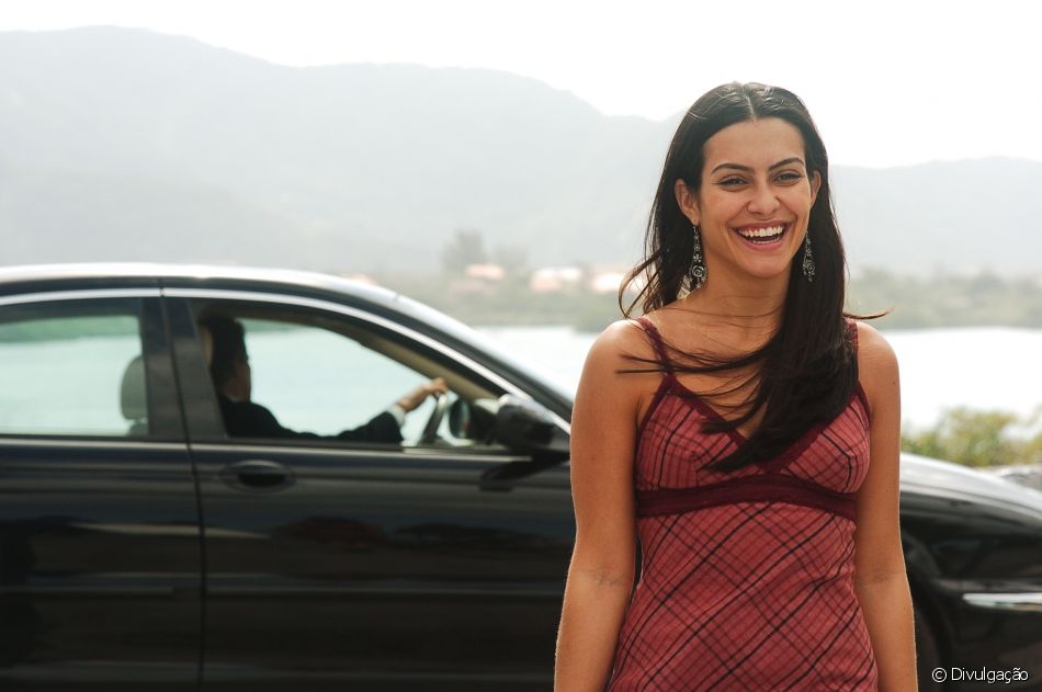 Cleo atuou em sua primeira novela na TV Globo, 'América', em 2005. A ...