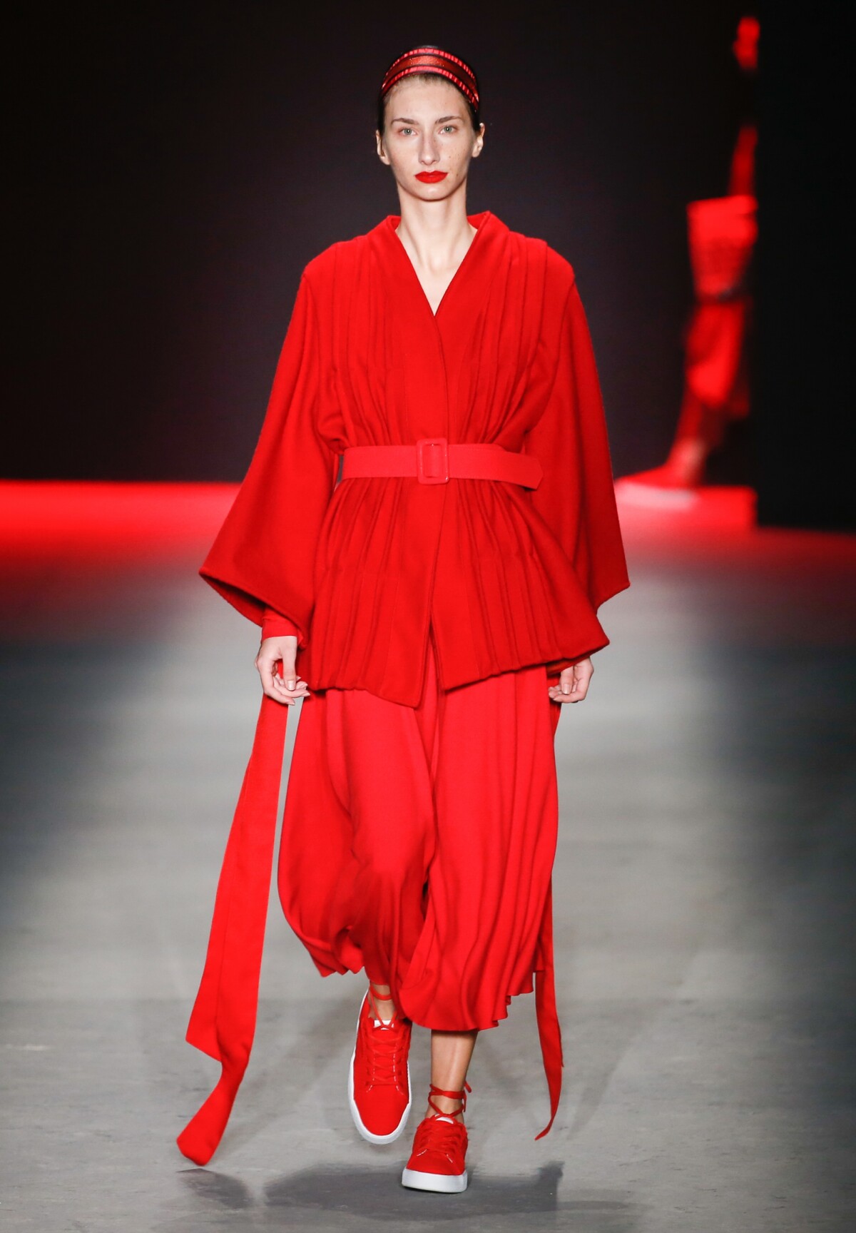 Foto Looks Em Vermelho Total S o Tend ncia Nas Passarelas A Neriage foto-looks-em-vermelho-total-s-o-tend-ncia-nas-passarelas-a-neriage