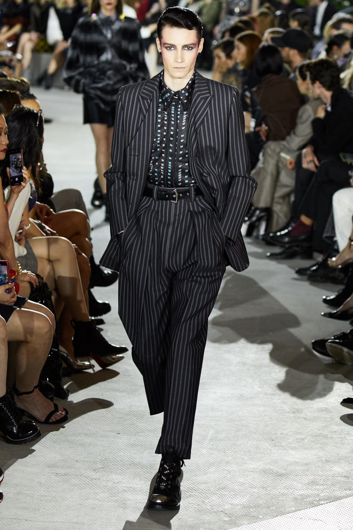 Foto: Terno em preto e branco da Louis Vuitton, para usar pra sempre ...