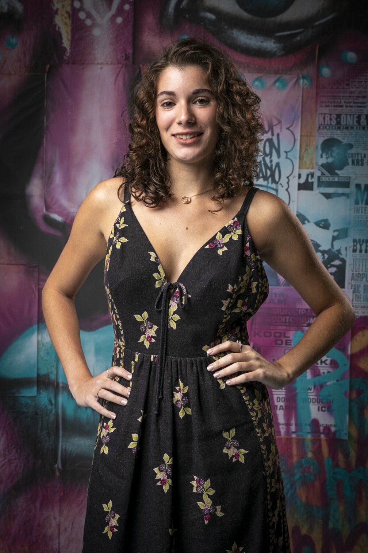 Foto: Meg (Giullia Bertolli) descobre que está grávida na novela ...