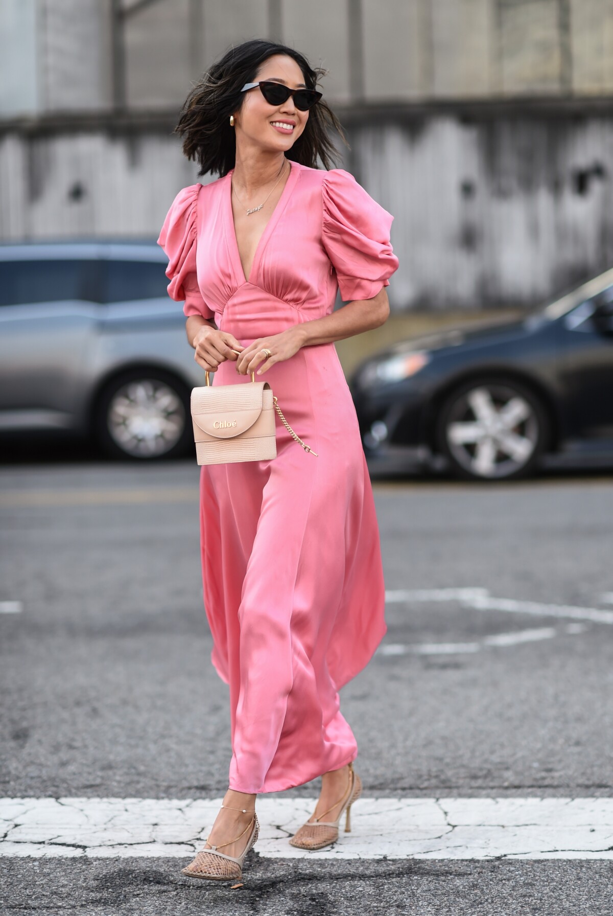 Foto: Vestido longo de cetim: modelo é ideal para quem procura um look ...