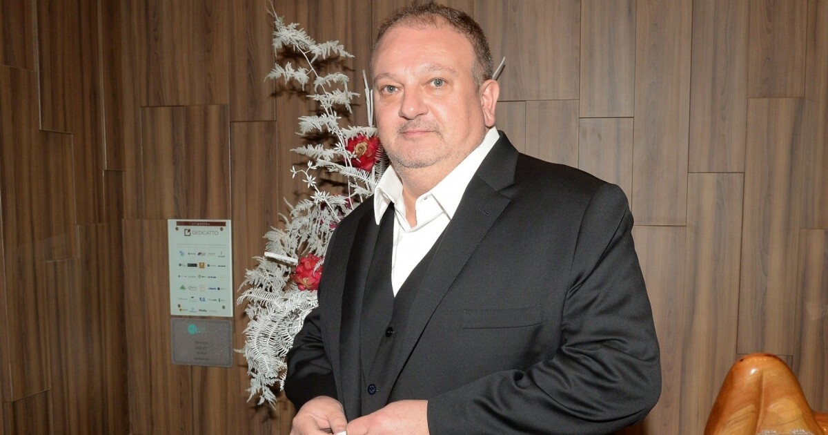 Jacquin faz 55 anos e ganha 'festa' de filhos bebês na cama: 'Parabéns ...