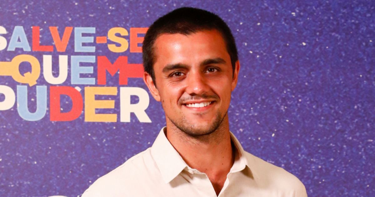 Felipe Simas foi diagnosticiado com coronavírus - Purepeople