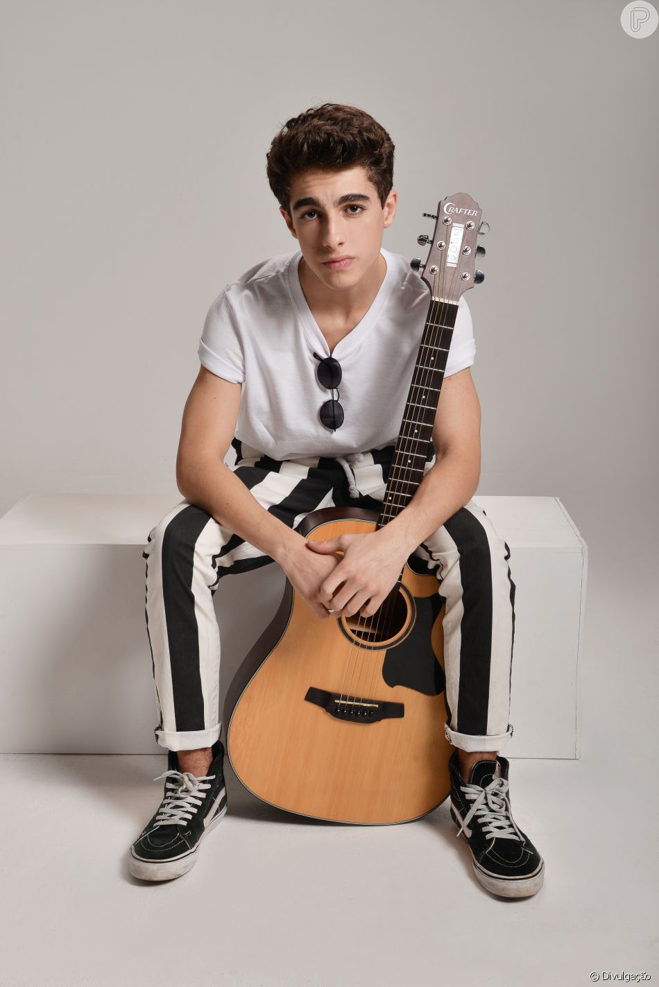 Lucas Burgatti busca isolamento na hora de compor: 'Muitas vezes saem ...