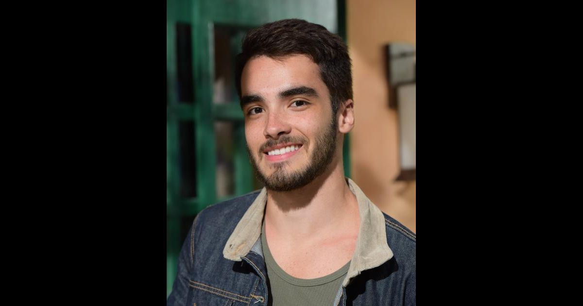 Hugo (José Victor Pires) comemora declaração de Maria (Michelle Batista ...