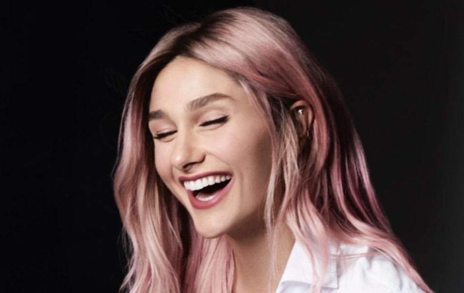 Sasha Meneghel muda visual e aparece com cabelo rosa em nova foto. Veja ...