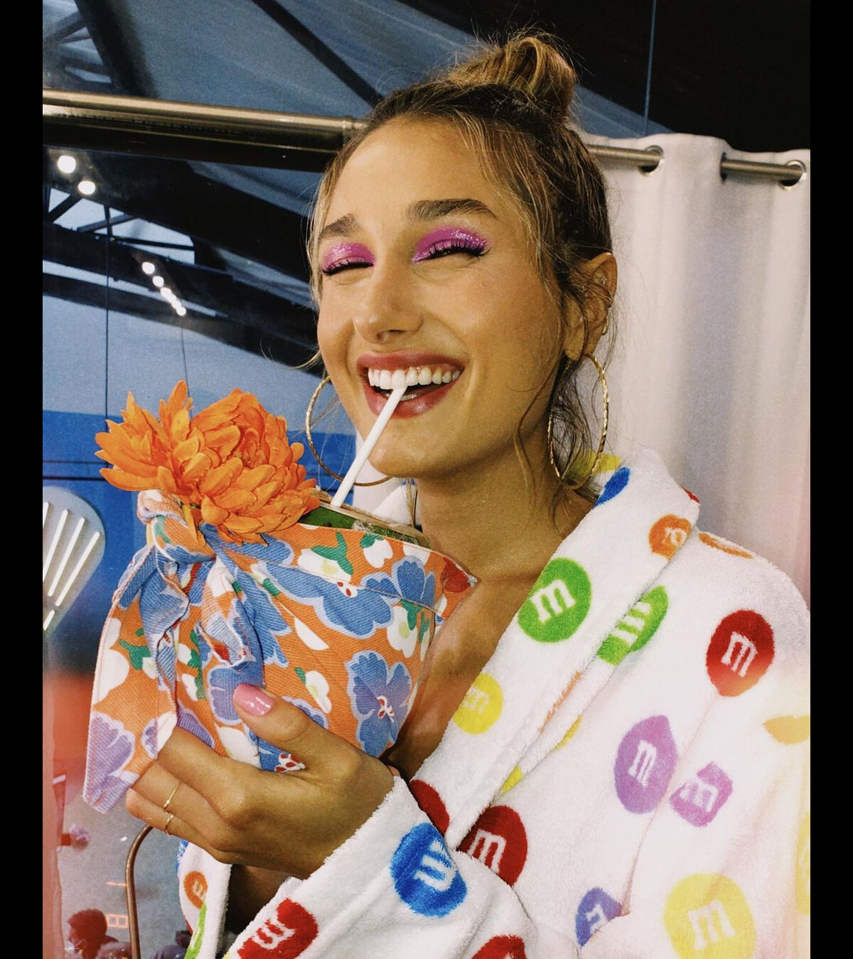 Foto: Sasha surge com cabelo colorido em nova foto - Purepeople