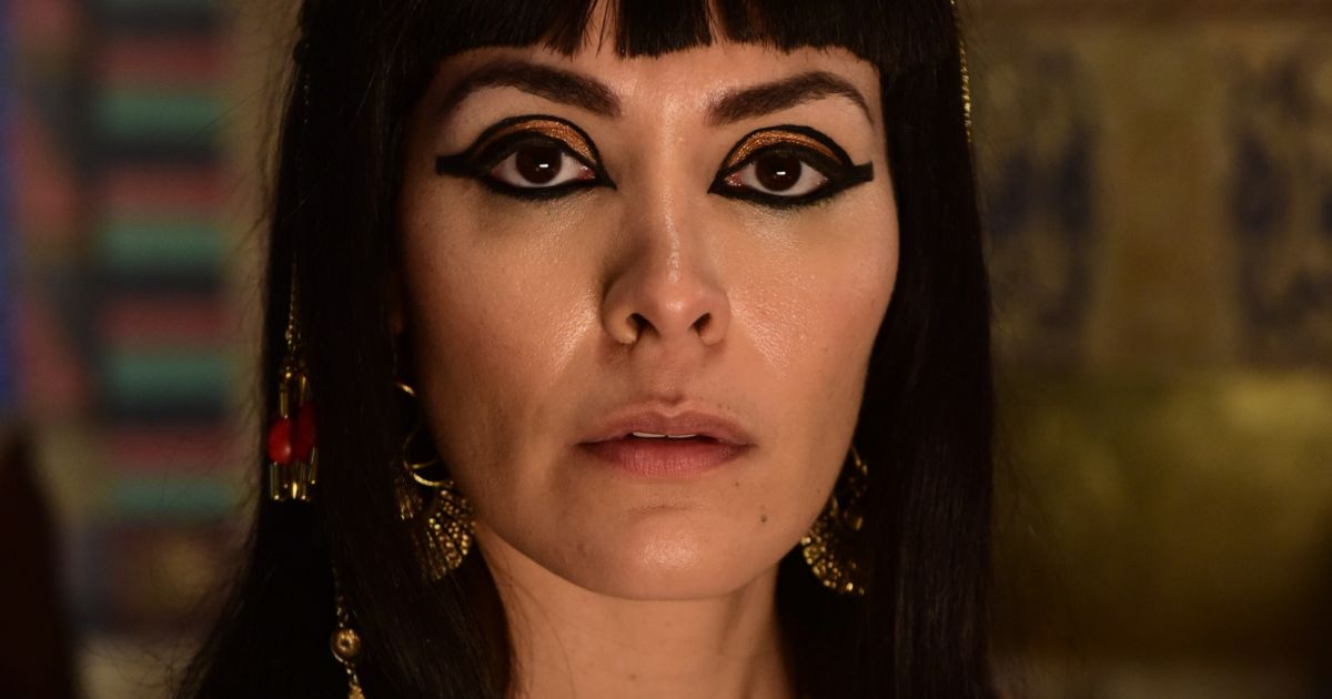 Na novela 'Gênesis', Sarai (Adriana Garambone) faz Agar (Hylka Maria ...