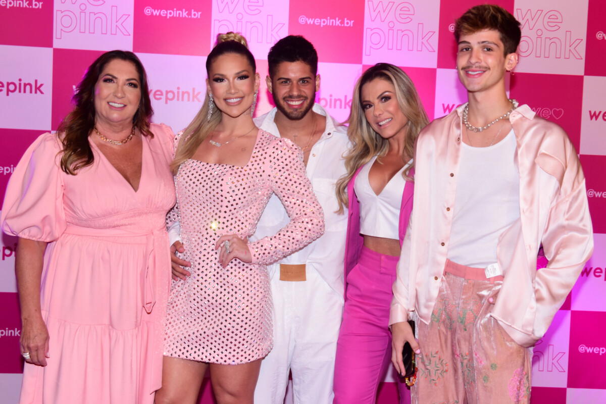 Foto: Família de Virgínia Fonseca prestigiou youtuber em lançamento de ...