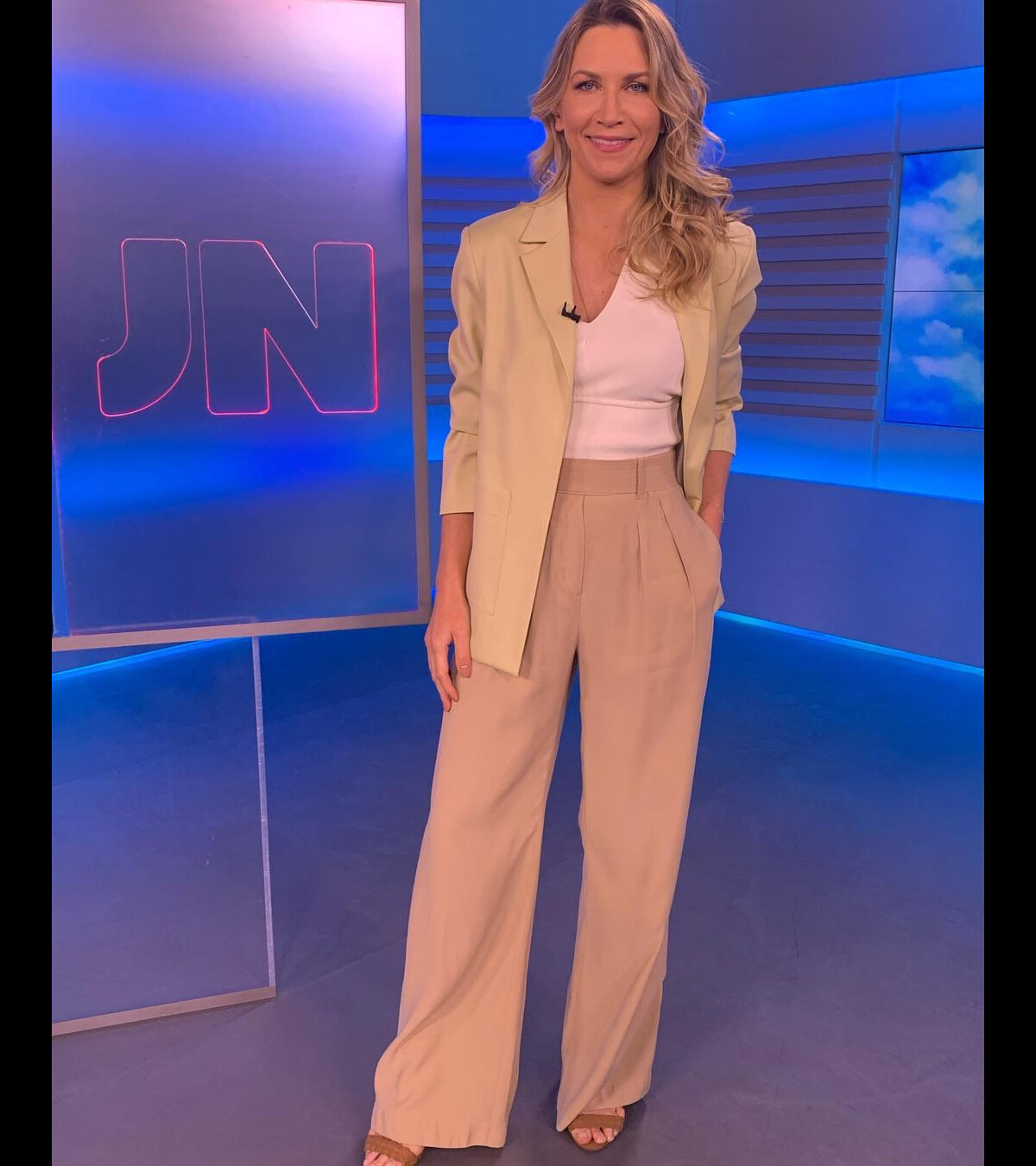 Foto: Anne Lottermann saiu da TV Globo para substituir a Miss Júlia ...