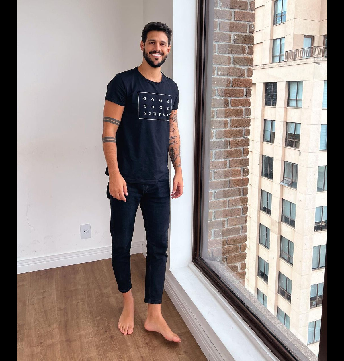 Foto: Ex-BBB Rodrigo Mussi vai bem em exercícios da fisioterapia ...