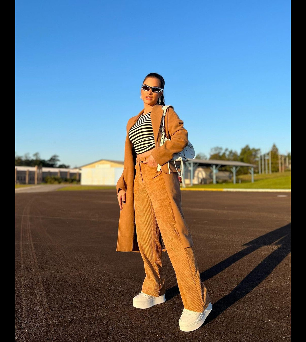 Foto: Os tons terrosos são uma opção versátil para looks de Inverno ...