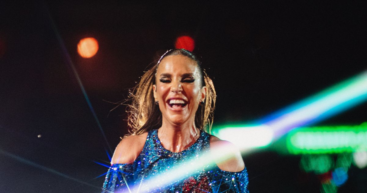 Ivete Sangalo também usou macacão azul durante apresentação no Rock in ...