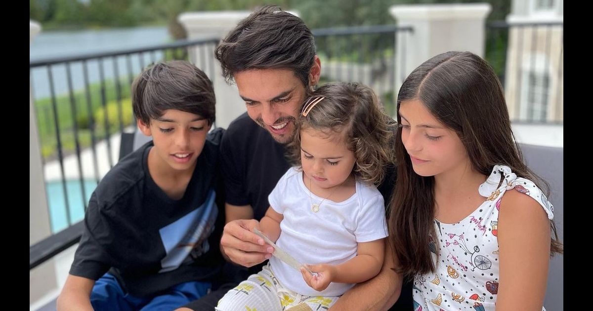 Kaká também é pai de Esther, de 1 ano, da relação com Carol Dias ...