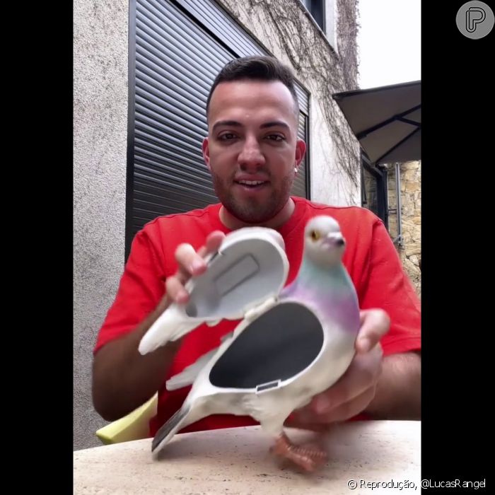 A bolsa de pombo também entrou para a lista de itens polêmicos - Purepeople