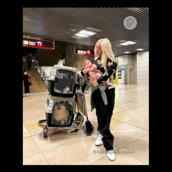 Karoline Lima está voltando ao Brasil com a família - Purepeople