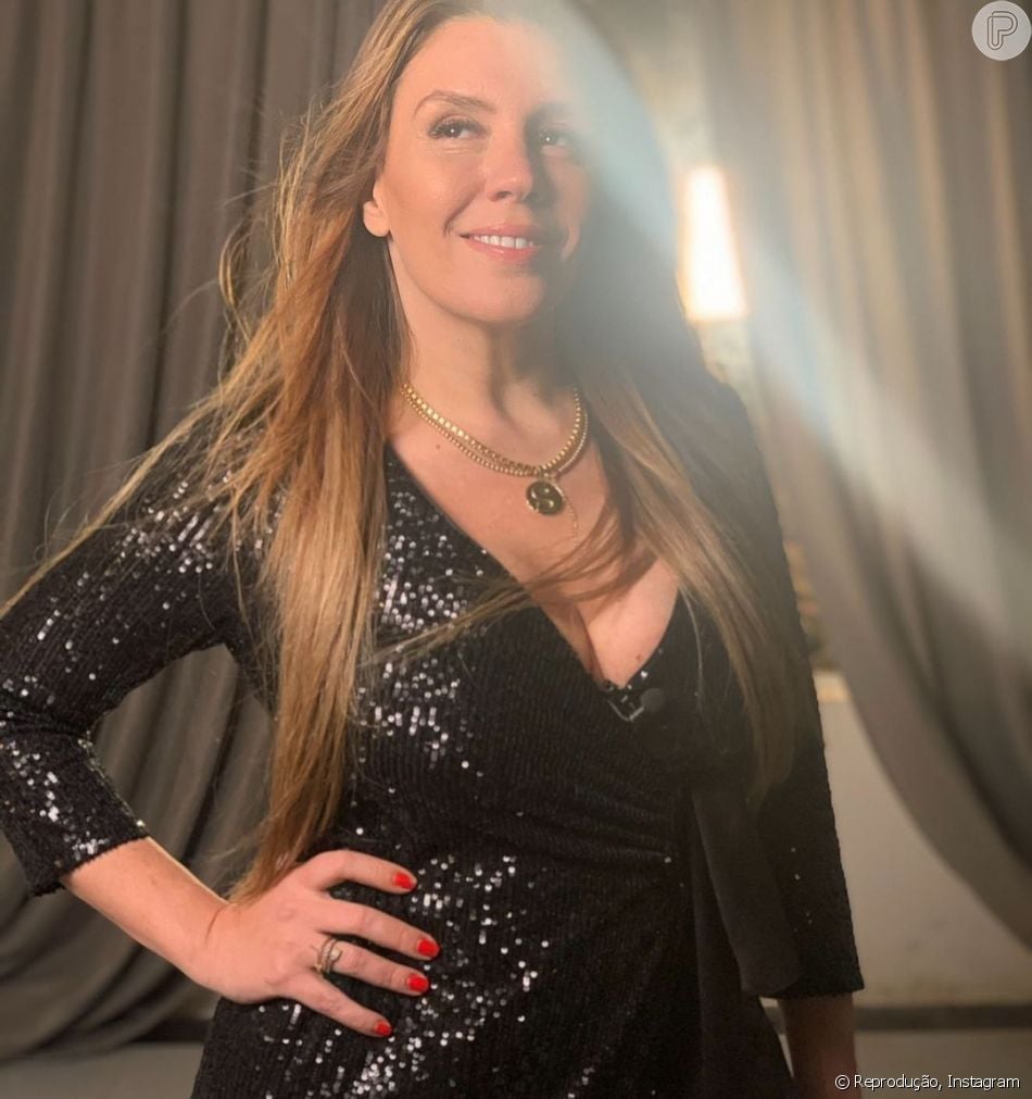 Com câncer, Simony mostra careca pela primeira após ganhar nova peruca ...