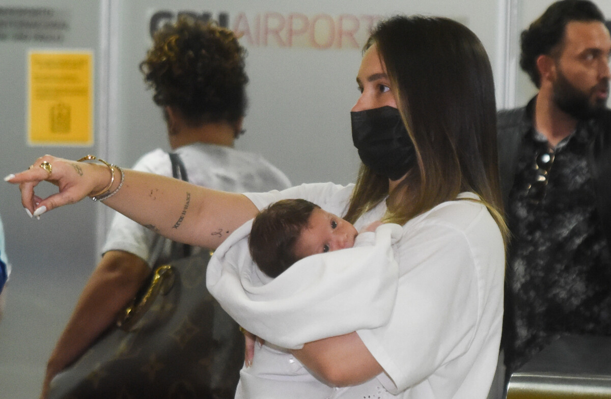 Foto: Maria Flor, segunda filha de Virgínia e Zé Felipe, tem um mês de ...