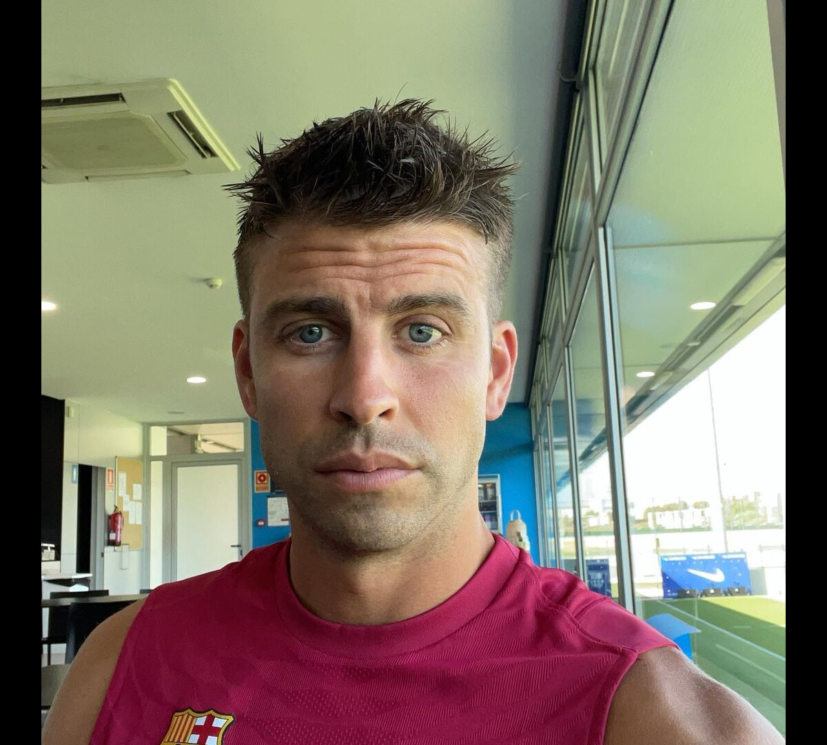 Foto: Reação de Piqué gerou críticas nas redes sociais - Purepeople