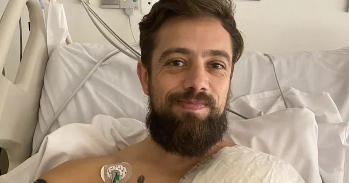 O ator Rafael Cardoso revelou internação por celulite infecciosa nesta ...