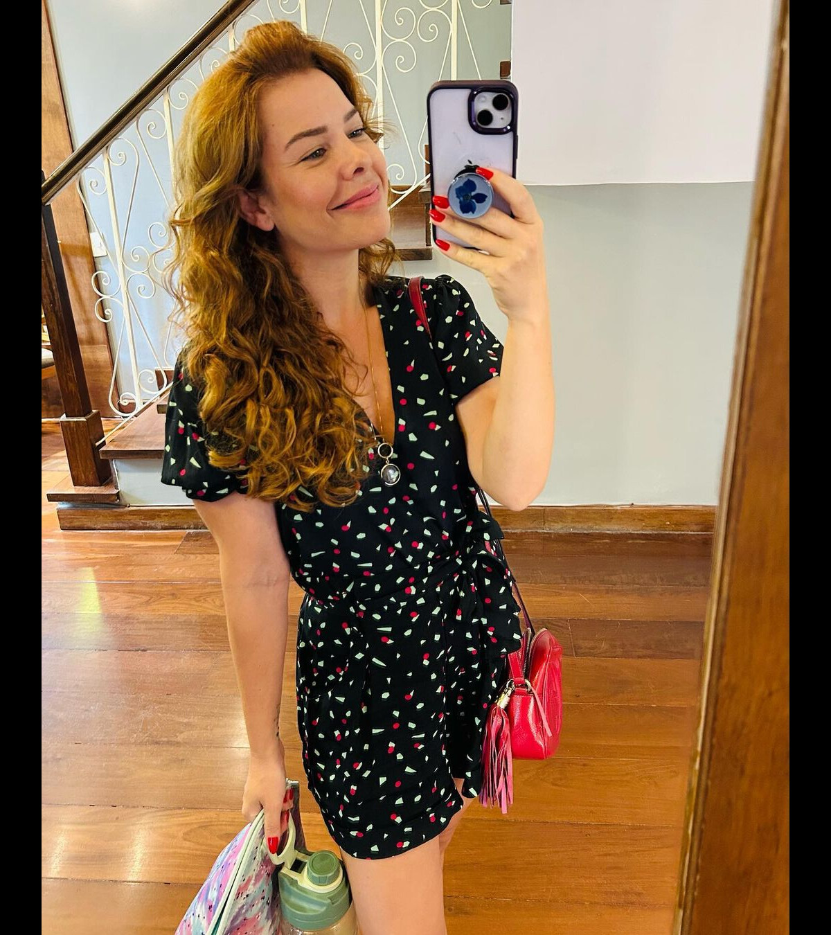 Foto: Fernanda Souza ostentou cintura fina em foto no Instagram ...